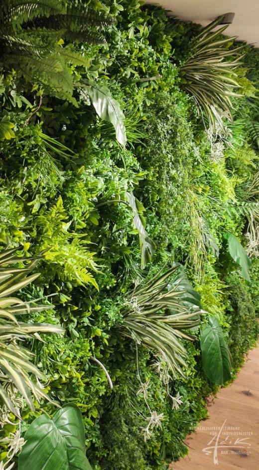 Kunstpflanzenwände mit vielfältigen Dekorationselementen - AdiK